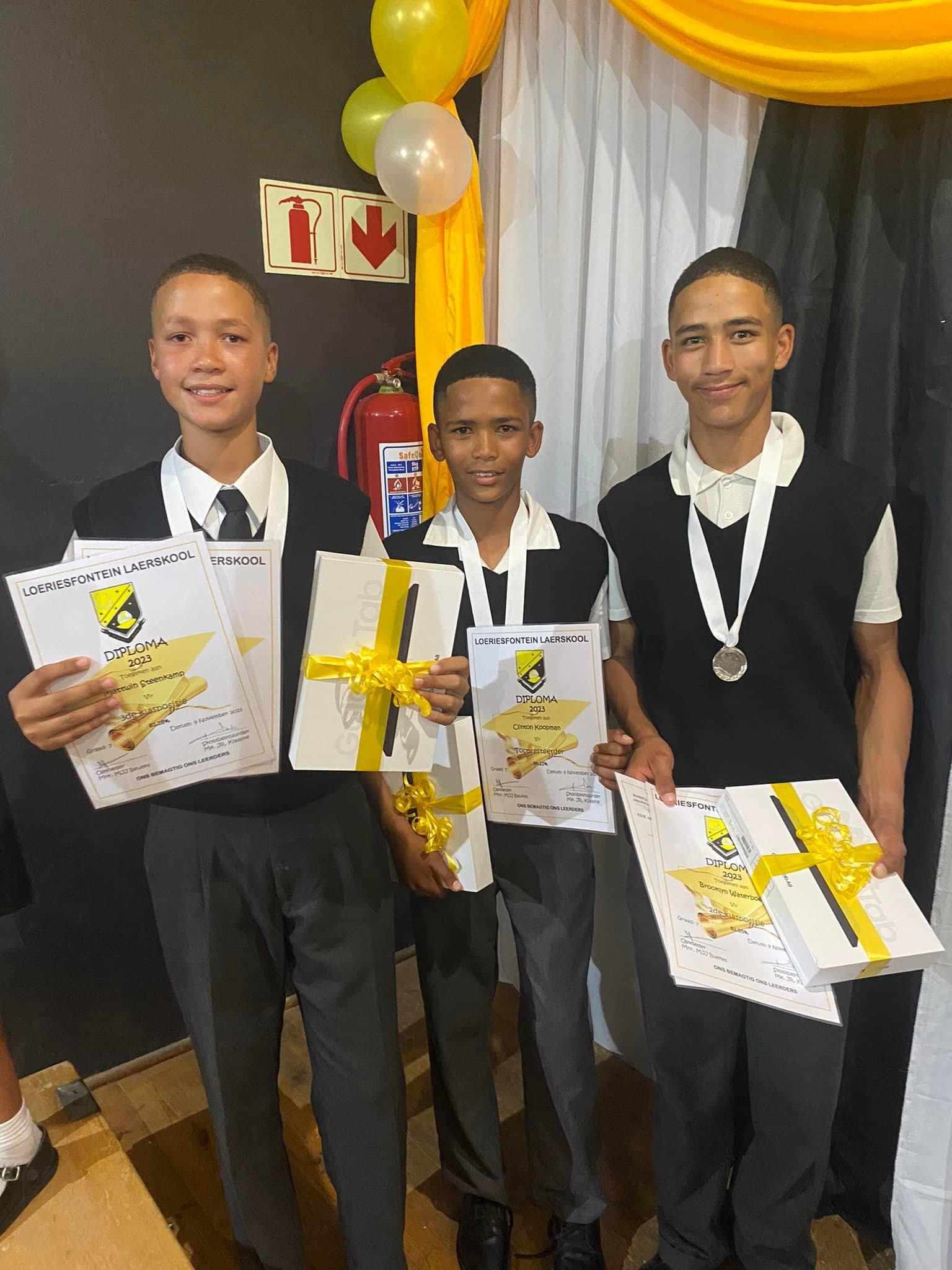 Top achievers at Loeriesfontein Primary receive learner devices - Social TV