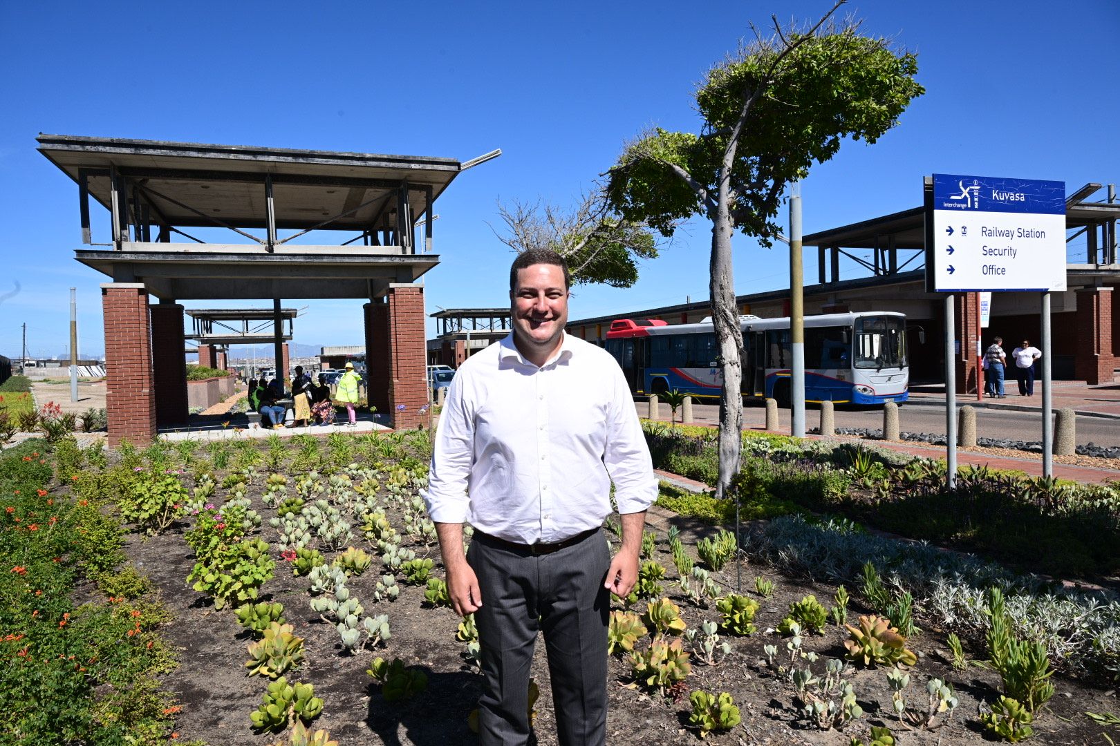 Mayor inspects repairs and upgrades to Kuyasa MyCiTi station ...