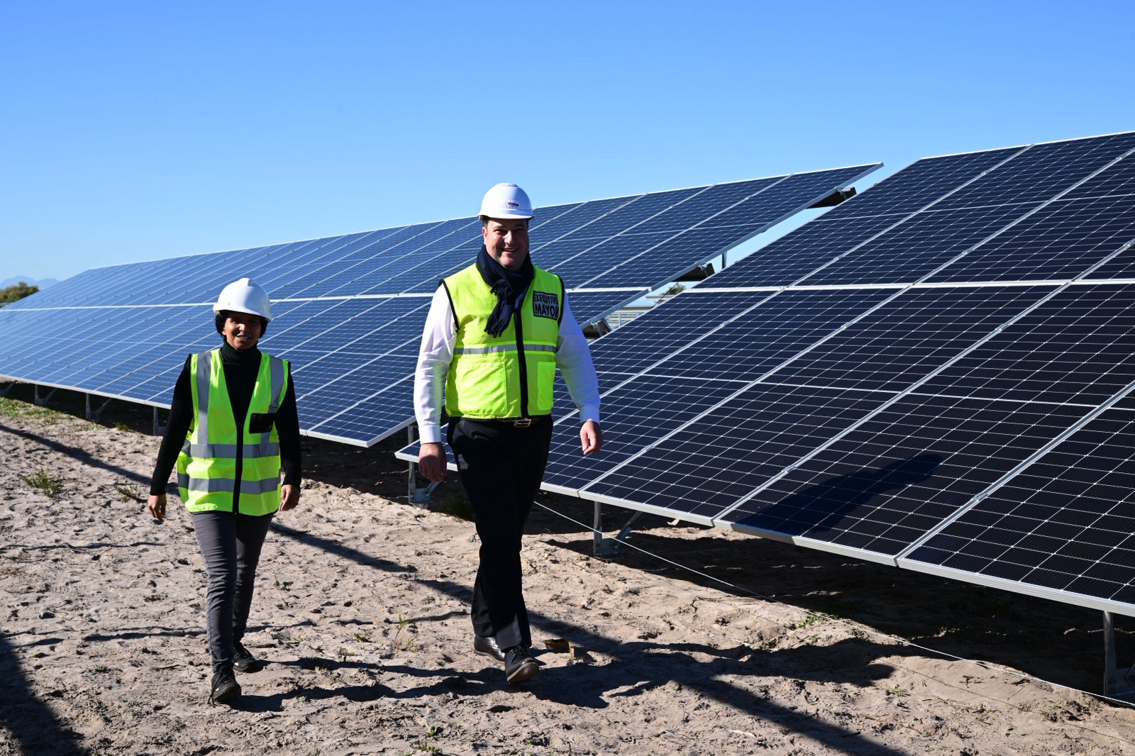 Cape Town's own-build solar PV plant hits 2 400 panels and counting ...